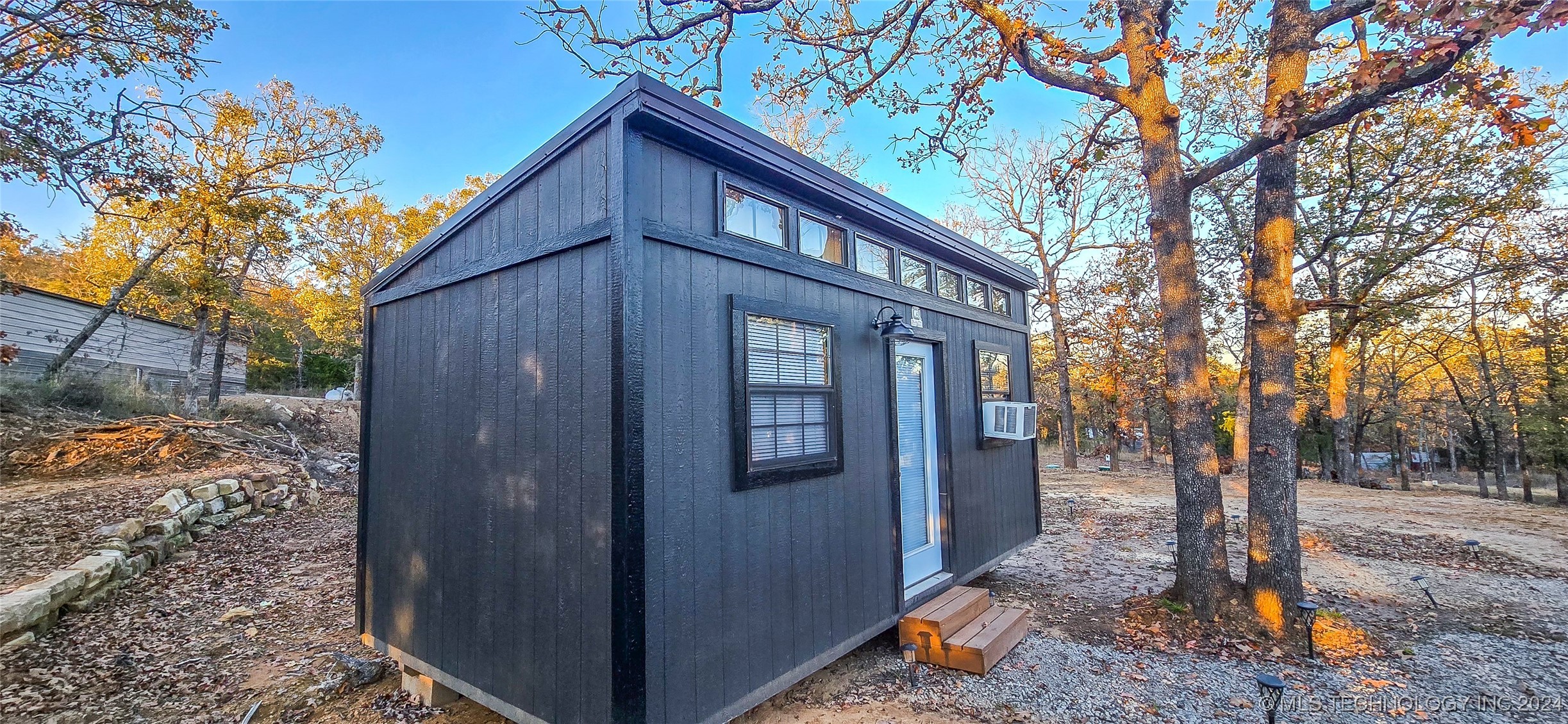 Porches & Pastures | 100 Lake Road